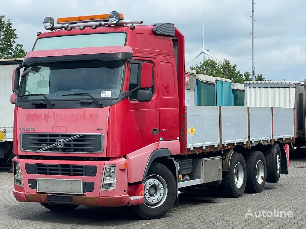 Volvo FH 13.440 8x4/4 MANUAL LOW KM kamion s ravnom platformom