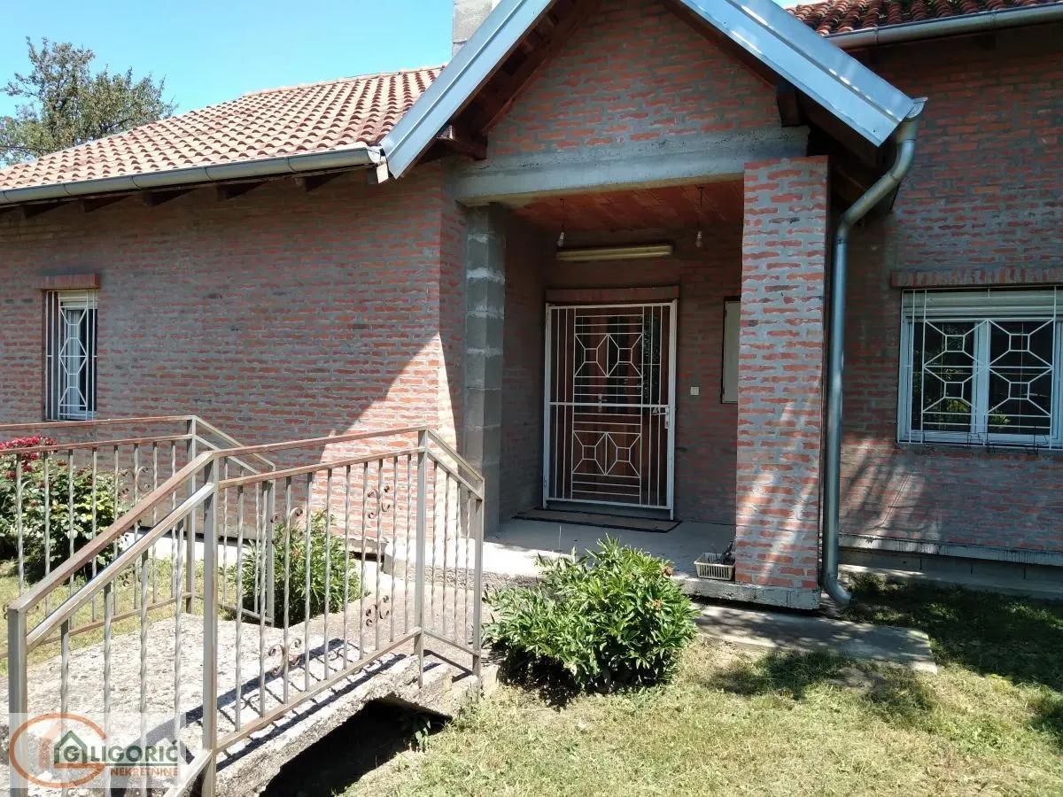 Prodaja, kuća, 192m2, Borča, Beograd