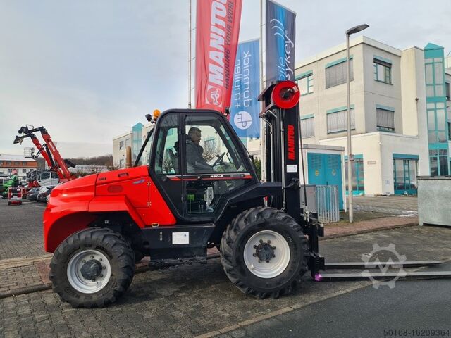 Viljuškari van puta
Manitou M50.4 ST5