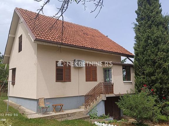 Porodična kuća 145 m², Valjevo - Sedlari (Popare)