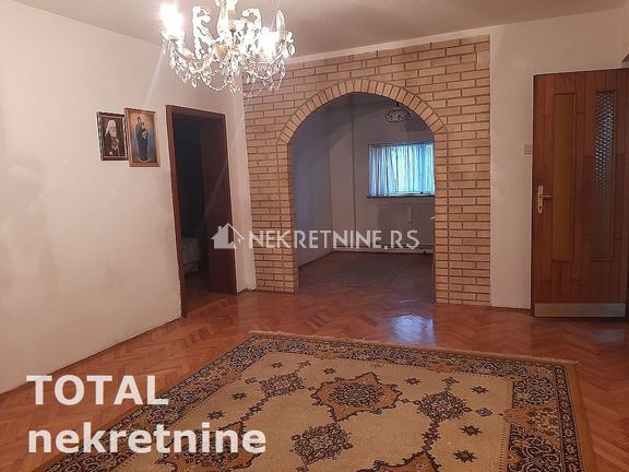 Petoiposobna kuća PETROVARADIN, 257500€