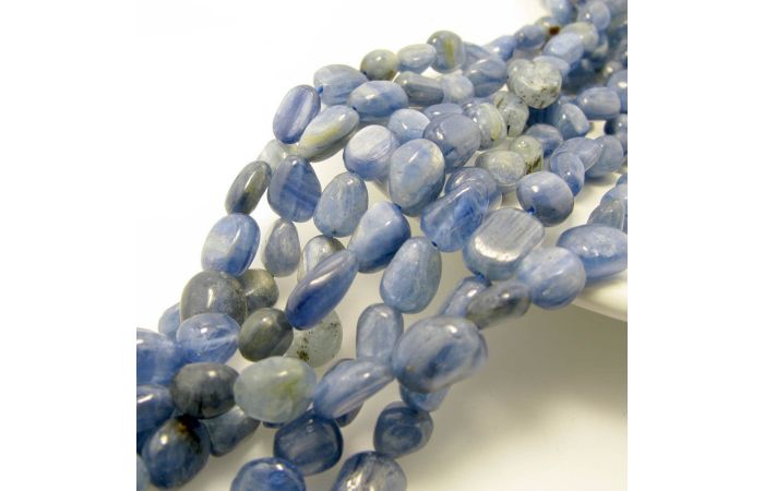 Prirodni poludragi kamen Kijanit, perle nuget polirane, Dimenzjia oko 9x6 mm. Niz sadrži od 38-40 perli. ( KPKIJANNUG )
