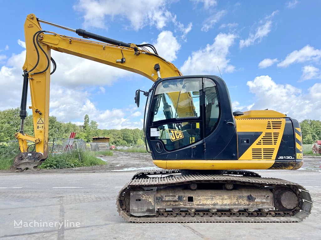 JCB JS130LC bager guseničar