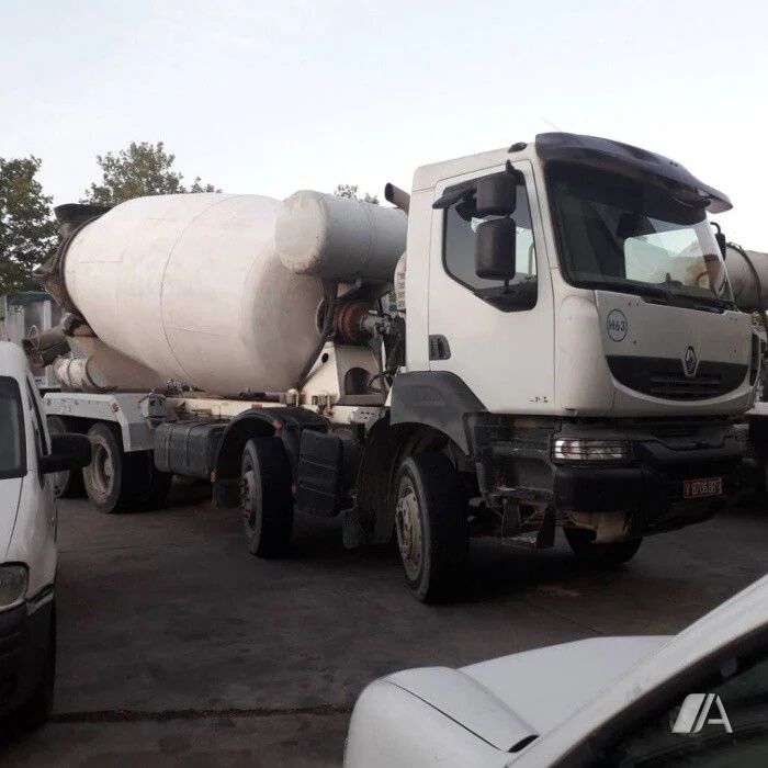 Renault Kerax 410 kamion s mešalicom za beton