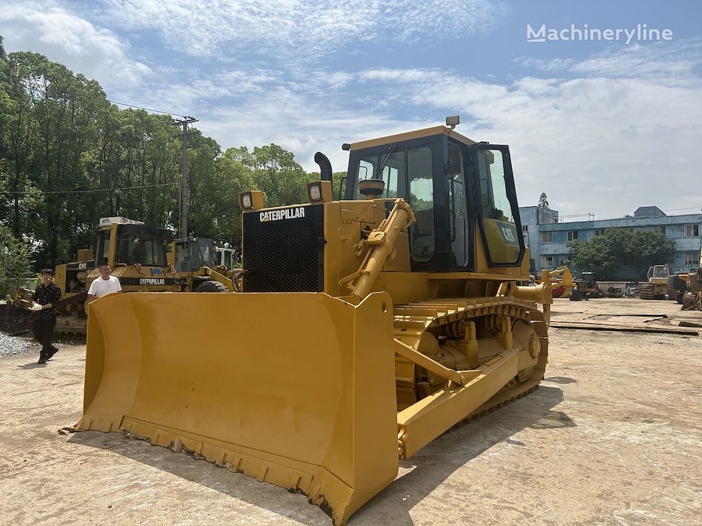 Caterpillar D7G2 buldožer