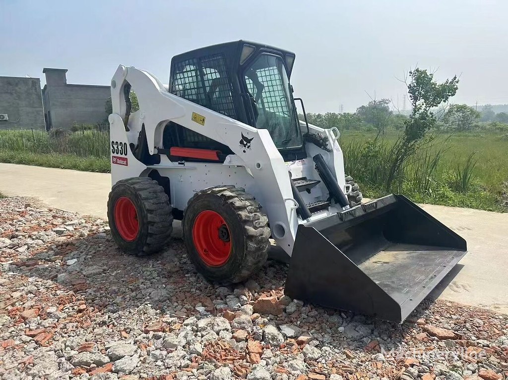 Bobcat S330 mini utovarivač