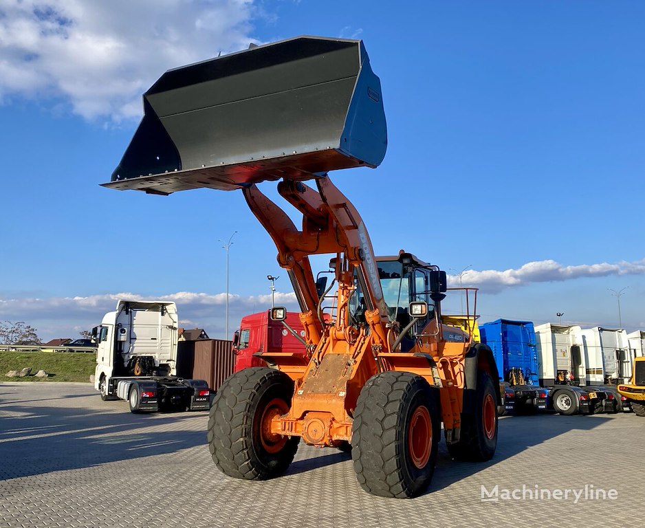 Doosan DL 420-3 prednji utovarivač