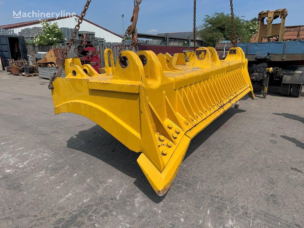 Komatsu DDC375 raonik