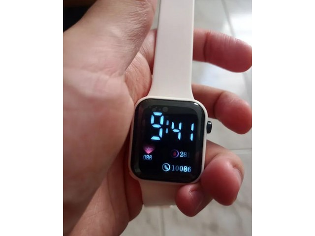 Led digitalni sat u beloj boji sa crnim dugmićem