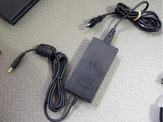 Sony PS2 strujni adapter (napajanje) 8.5V