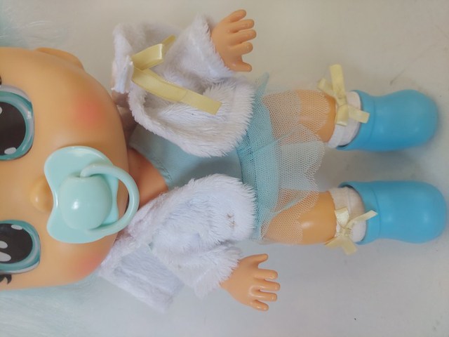 Beba placljivica - lutka za decu