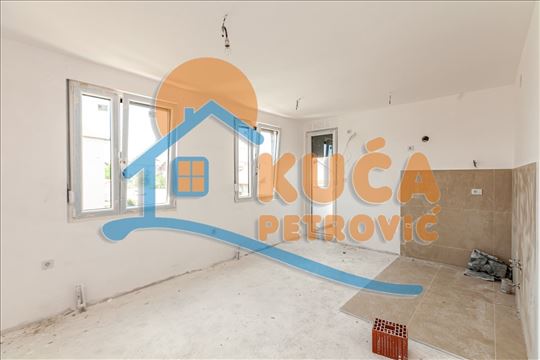 Novogradnja, Pantelej, I sprat, lift, 54 m2