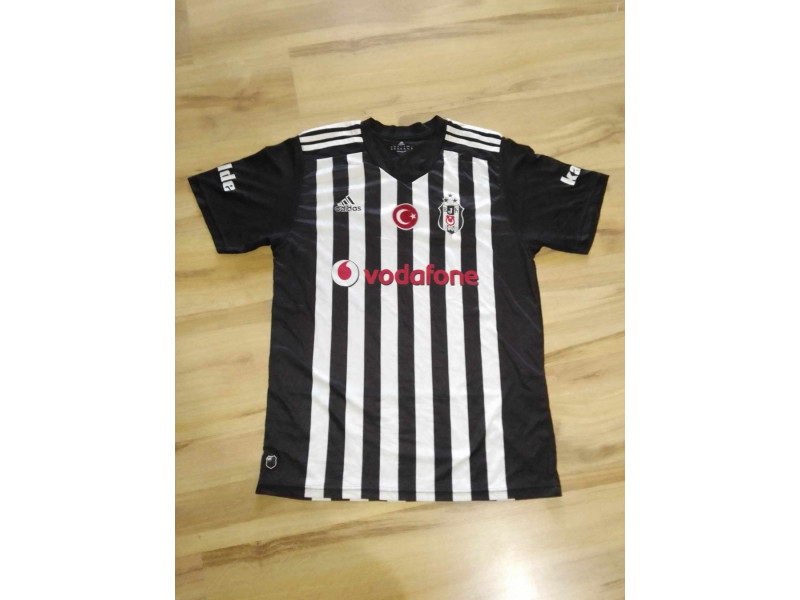 DRES BESIKTAS