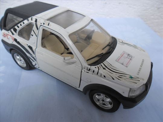 Burago Land Rover Freelander 1:24,nema zadnje stak