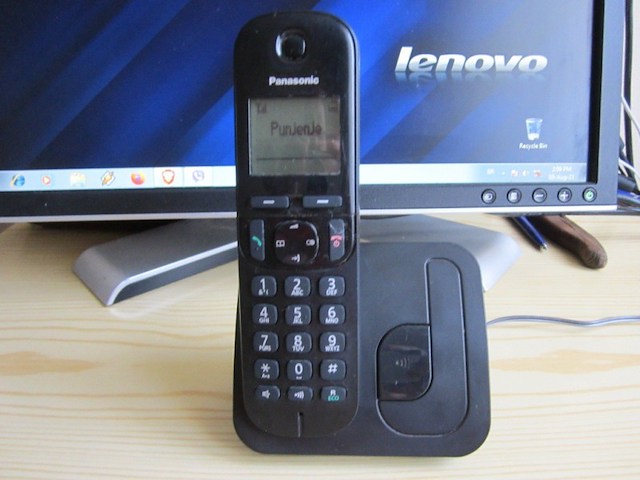 Panasonic KX-TGC210FX sa NOVIM baterijama