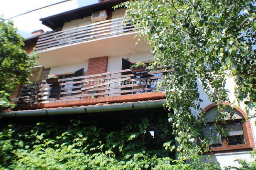 Kuća na prodaju, 264m2, 299.000€