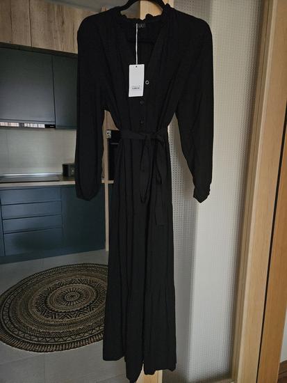 Nova crna haljina