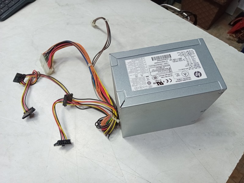 hp napajanje 300 w ispravno