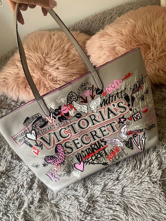 Victoria’s Secret kozna torba original koza 3000 din plus poklon