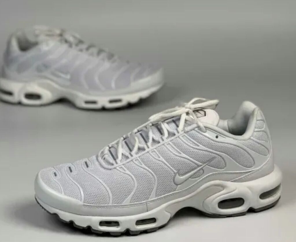 Air max plus triple white. Nove. Made in Wietnam