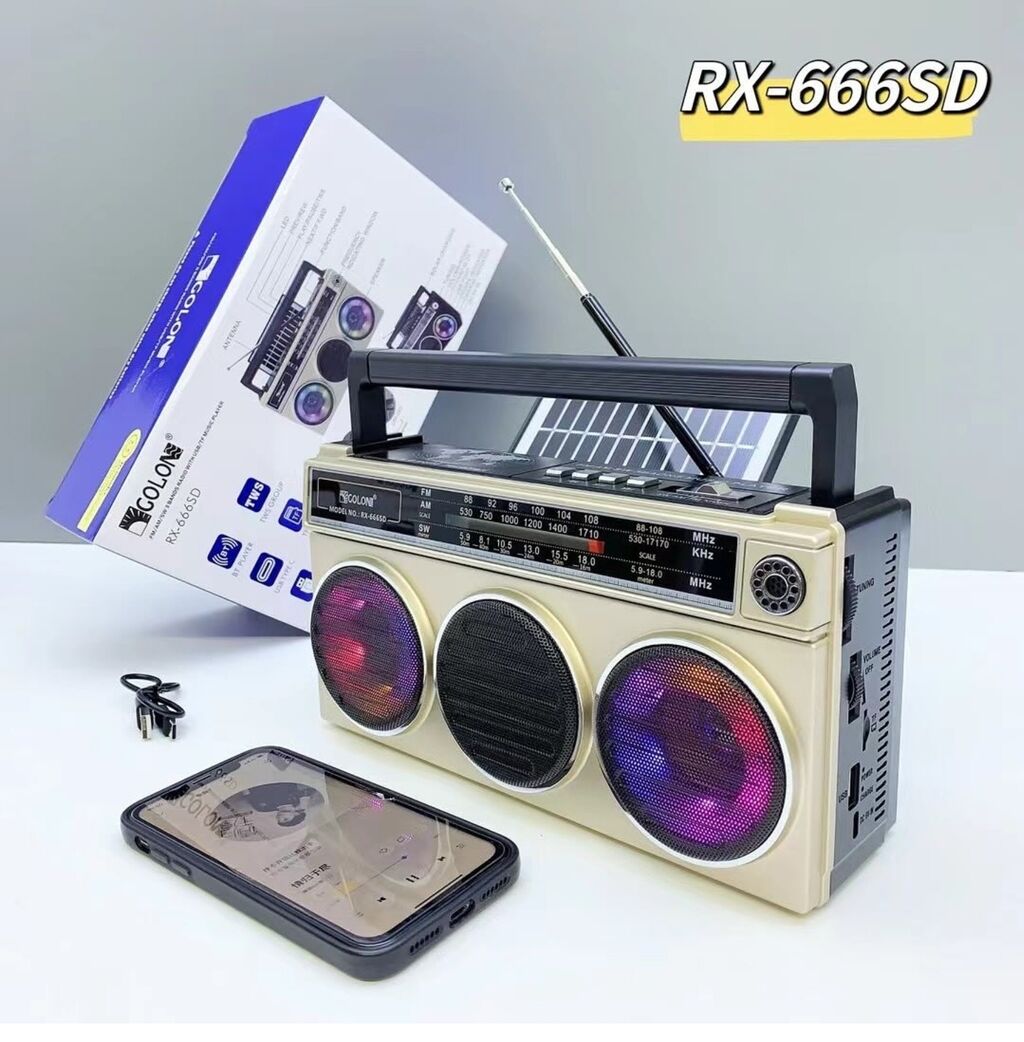 Solarni Retro Radio bežični BT zvučnik sa LED disko svetlom Tip