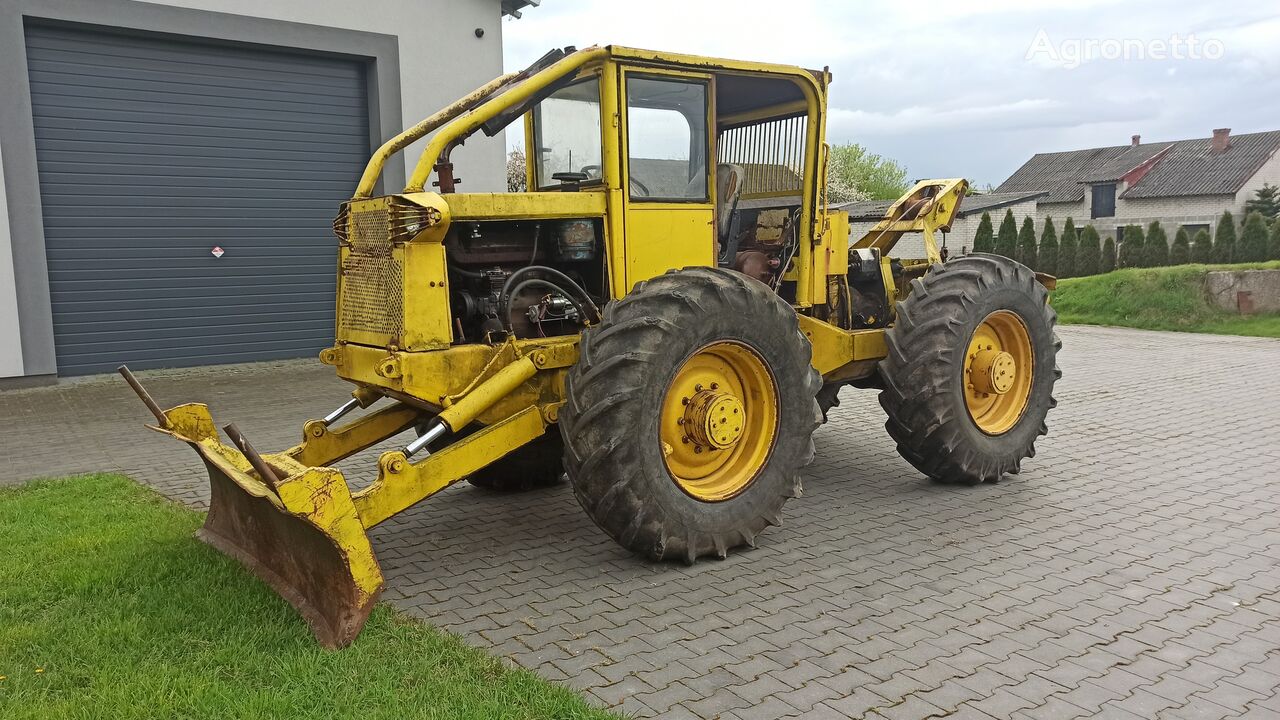LKT 80 šumarski traktor
