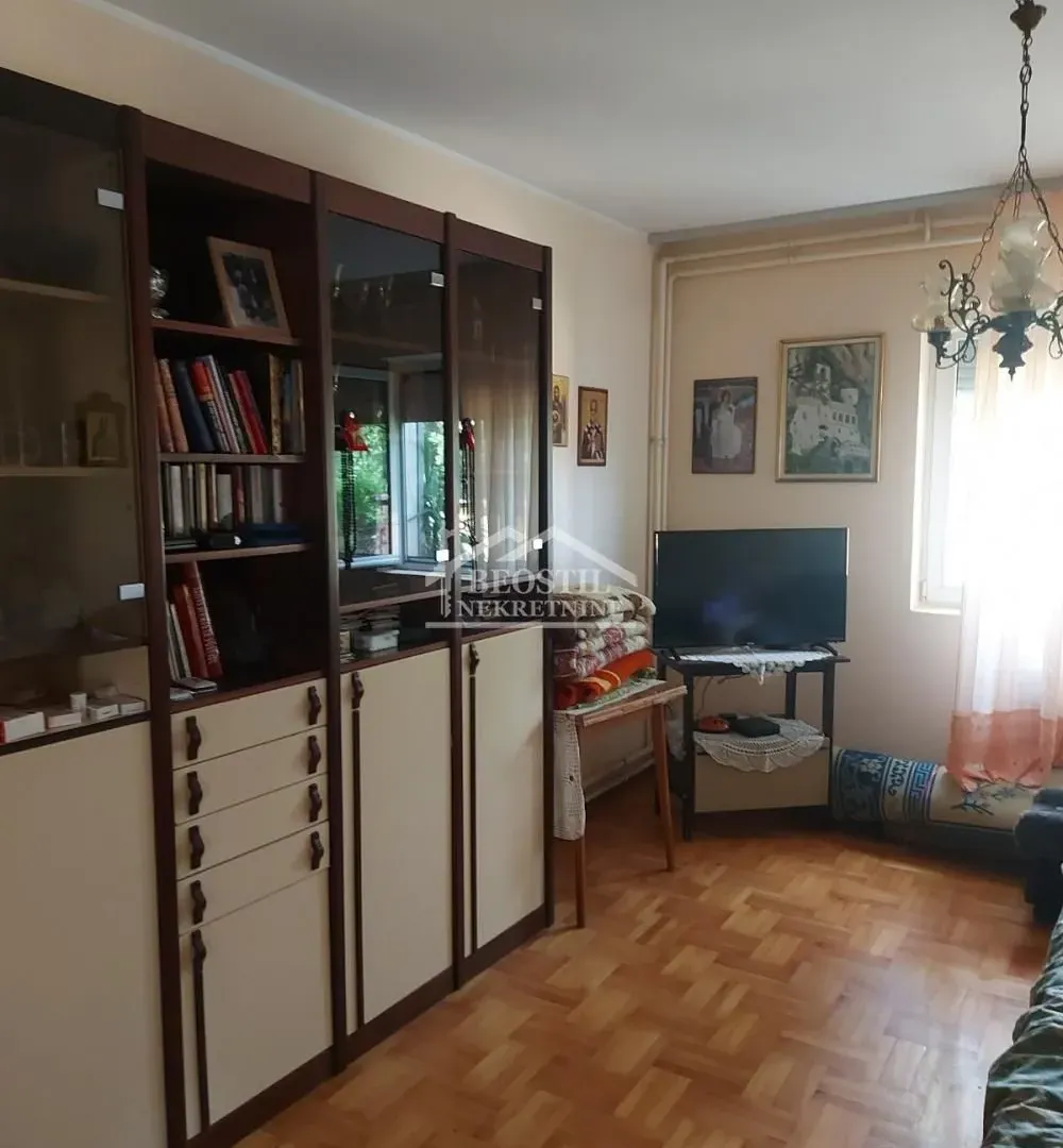Prodaja, kuća, 314m2, Surčin, Beograd