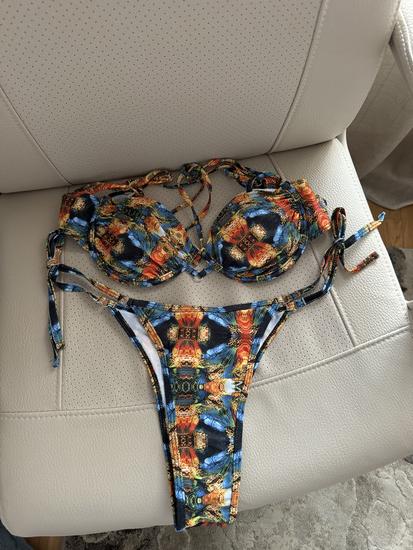 Nov bikini
