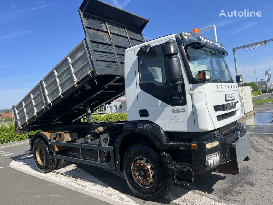 IVECO Trakker 190E33 kiper