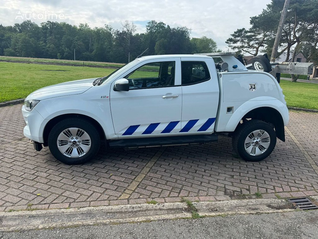 Isuzu D Max 4x4 towtruck šlep auto < 3.5t