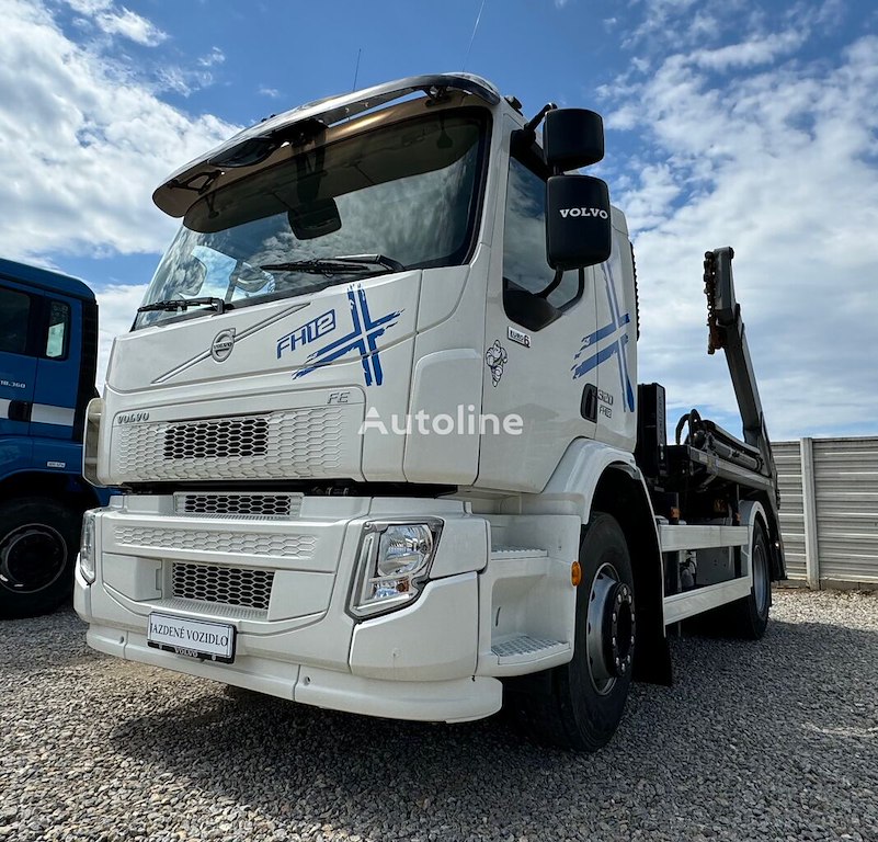 Volvo kamion autopodizač kontejnera