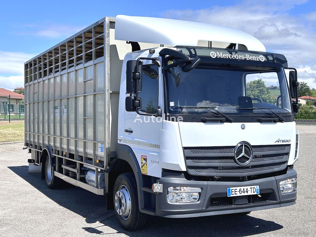 Mercedes-Benz 1224 kamion za prevoz stoke