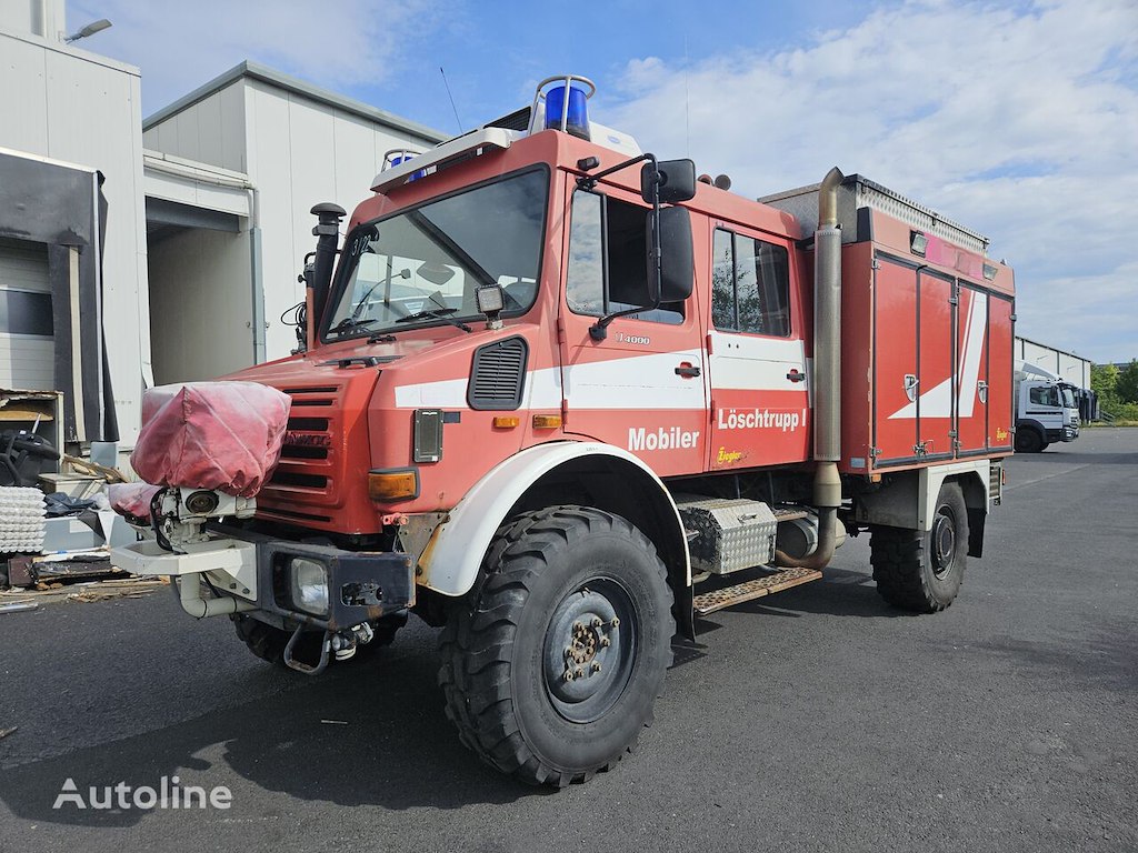 Mercedes-Benz Unimog U 4000 DOKA 4x4 Tanklöschfahrzeug vatrogasno vozilo nakon udesa