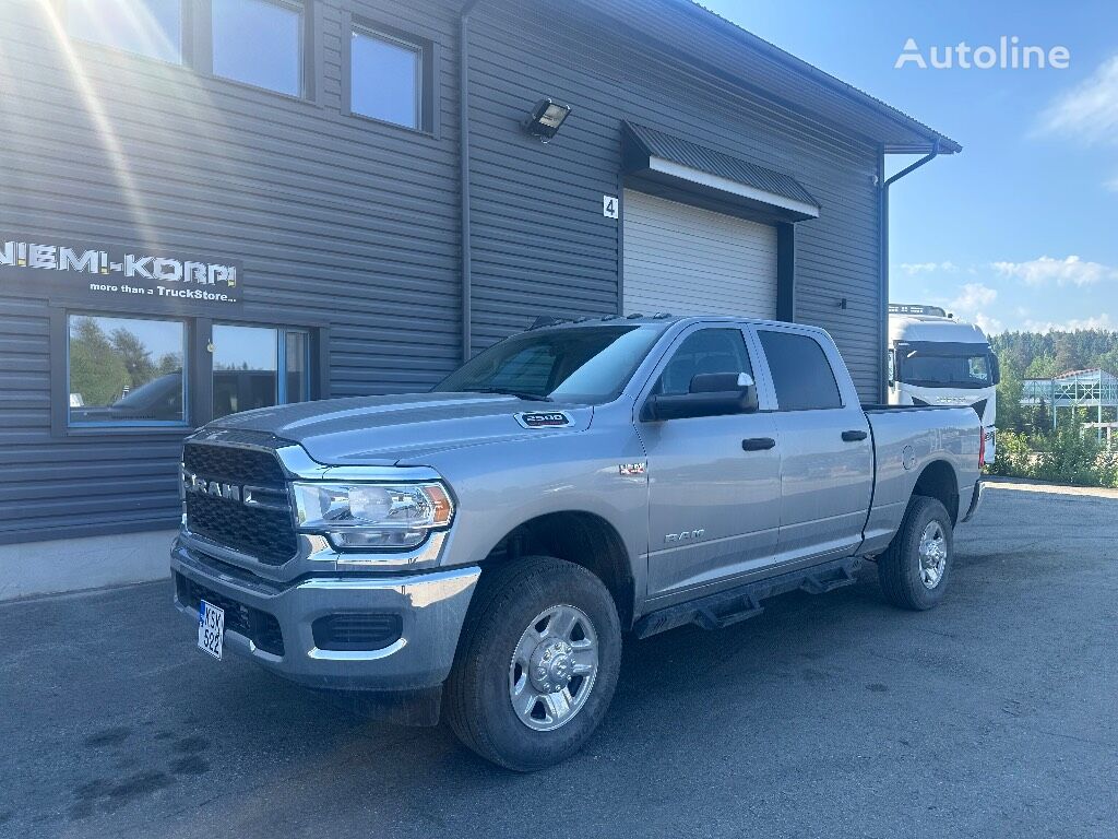 Dodge RAM 2500 Tradesman pikap