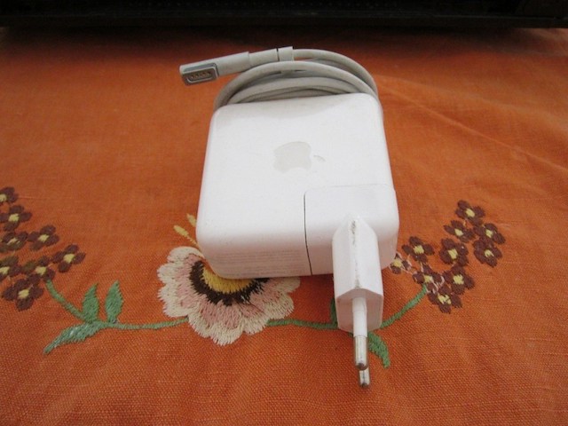 Apple ORGINAL MagSafe 1 45 W