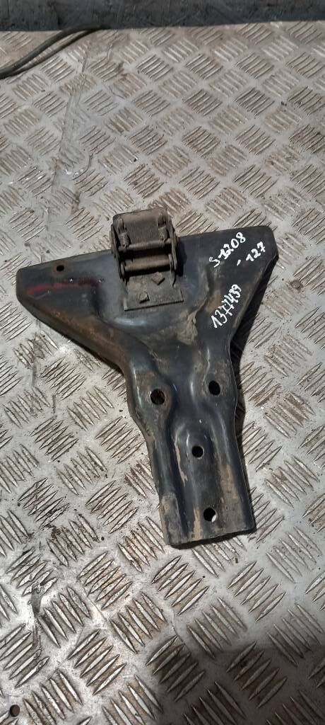 Mudguard bracket Scania 1377439 za Scania 94 D tegljača