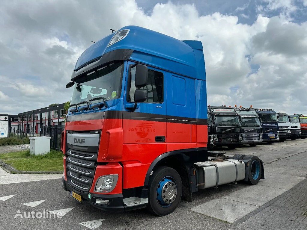 DAF XF 440 4X2 LOW DECK EURO 6 tegljač