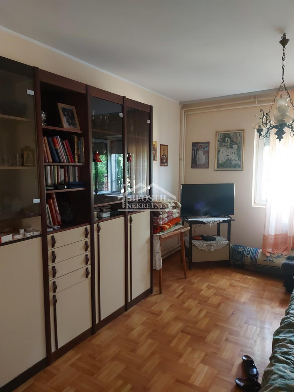 Surčin - Centar - 314m2+4.8a ID#20706 320.000 €