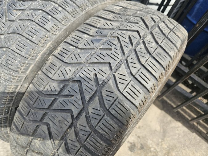 185/60 R15 Pireli