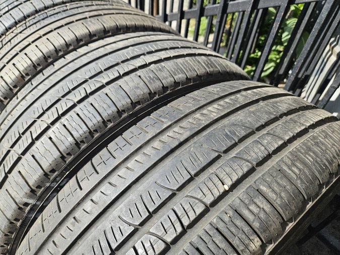 235/65 R19 PIRELI