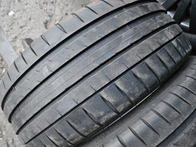 205/40 R18 Michelin