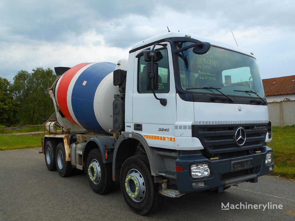 Mercedes-Benz Actros 3241 kamion s mešalicom za beton