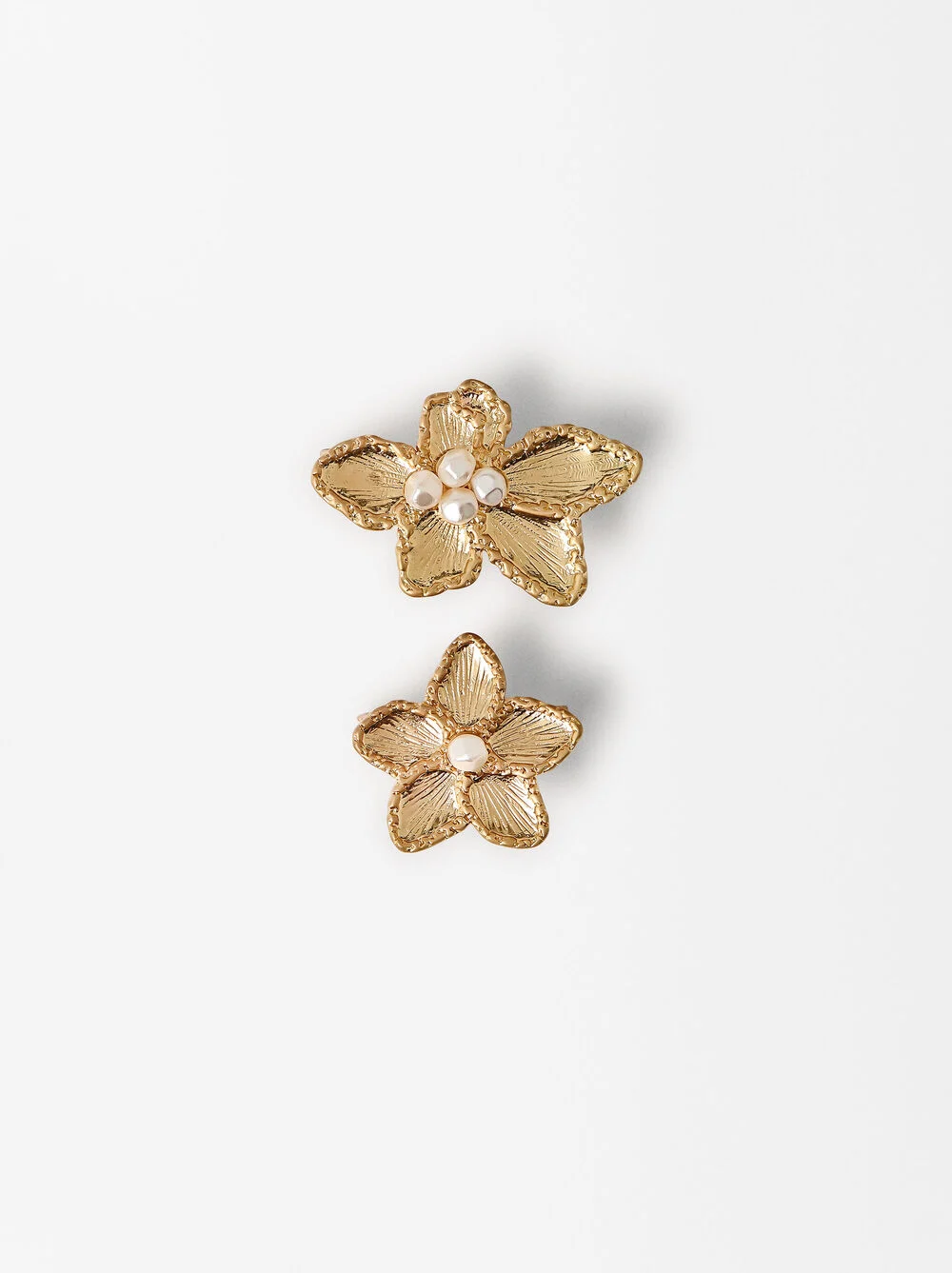 Set Of Brooches With Flowers