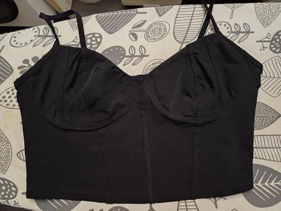 Korset CROP BERSHKA