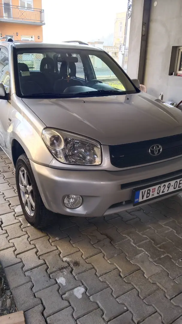 Toyota RAV 4 VVTI 2.0