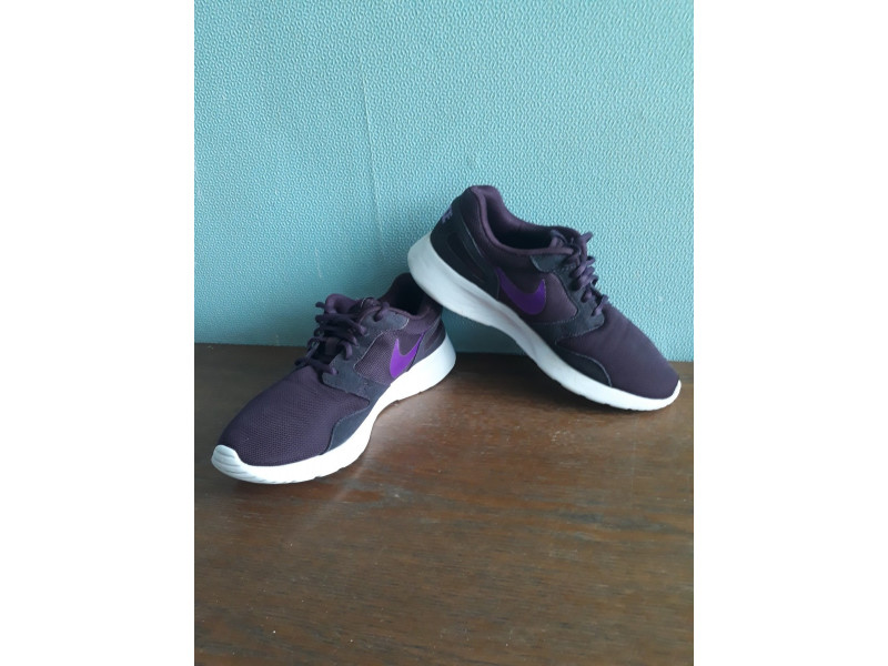 PATIKE "NIKE" br. 40/25,5cm.