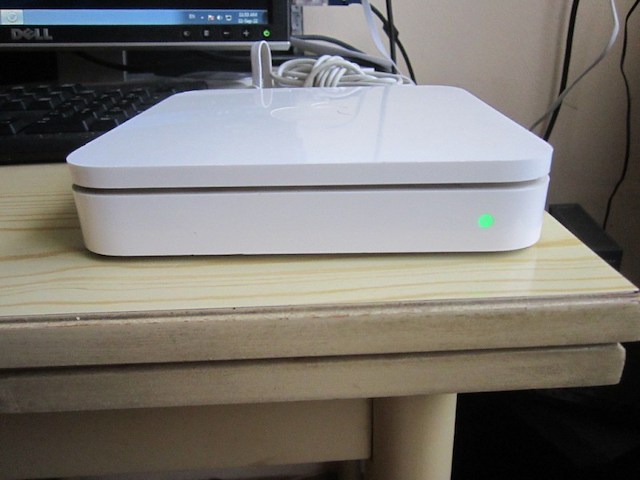 Apple AirPort Extreme A1143 (1st Generation) Router