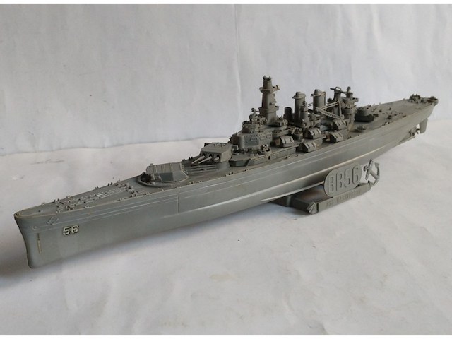 maketa brod Revell BOJNI BROD USS WASHINGTON - BB56 duž