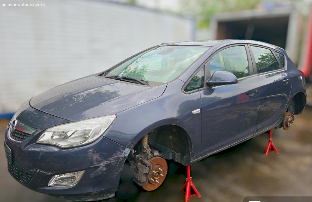 Opel Astra J 1.7 cdti POLOVNI DELOVI