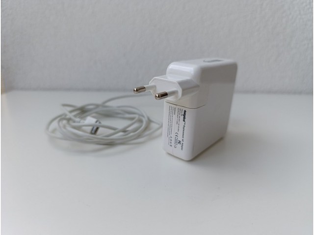 A1184 zamenski adapter za Apple